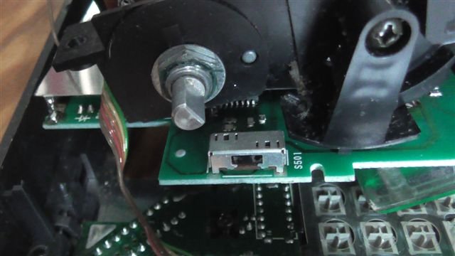 Brittle ribbon cables: James cautions Sony ICF-2001D and ICF-2010 ...