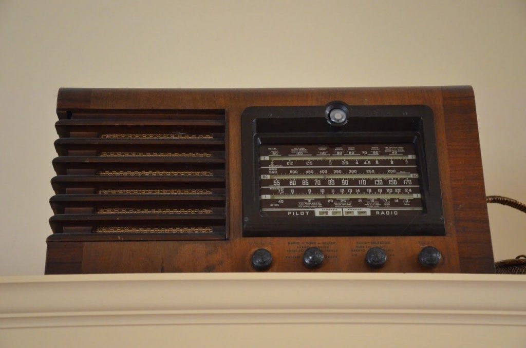Photo tour of Dan Robinson’s receiver collection | The SWLing Post