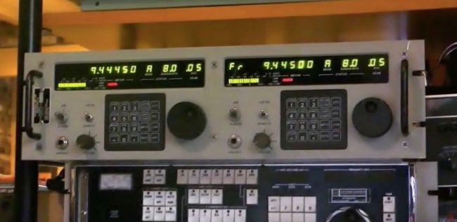 Dan demonstrates the Cubic R-2411 receiver | The SWLing Post