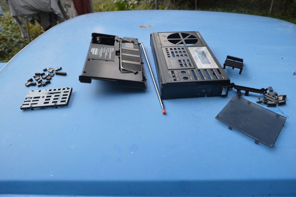 Ed gives this Realistic DX-440 a bath! | The SWLing Post