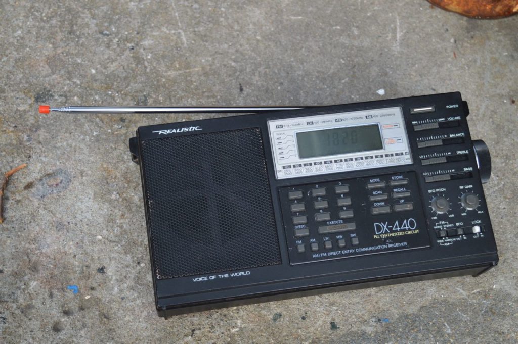 Ed gives this Realistic DX-440 a bath! | The SWLing Post