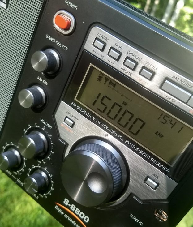 A review of the Tecsun S-8800 shortwave/LW/AM-MW/FM portable receiver ...