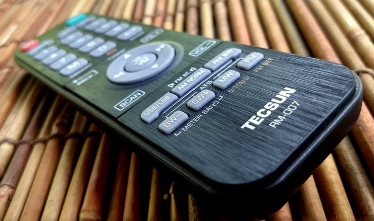 A review of the Tecsun S-8800 shortwave/LW/AM-MW/FM portable receiver ...