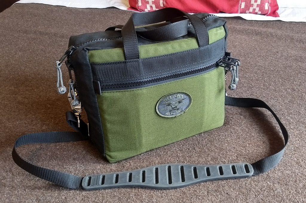 A review of the Red Oxx Micro Manager EDC and radio gear bag | The ...