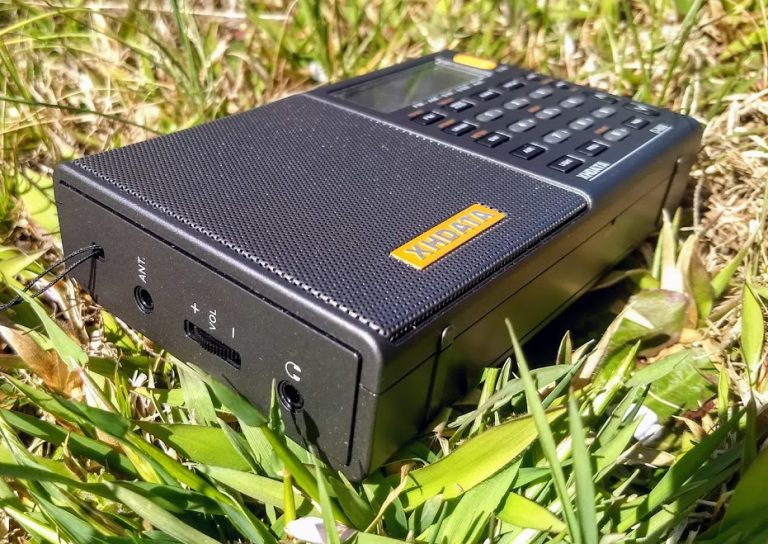 A detailed review of the XHDATA D-808 and comparison with the Tecsun PL ...