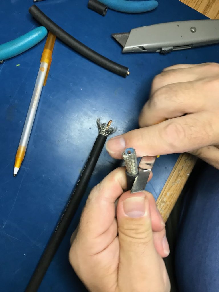 DIY: How to build a Noise-Cancelling Passive Loop (NCPL) antenna | The ...