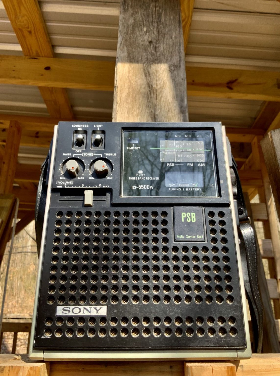 Sony ICF-5500W | The SWLing Post