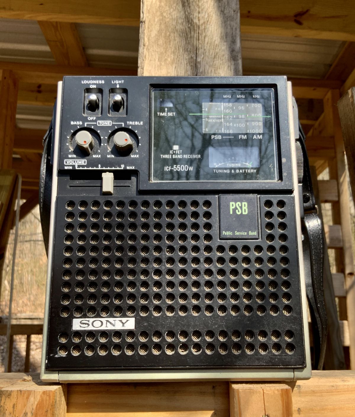 Sony ICF-5500W photo2 | The SWLing Post