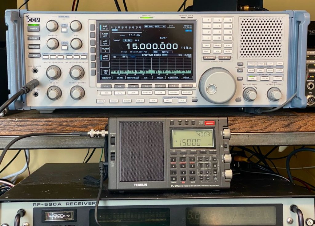 Matt compares the Tecsun PL-990 to the Icom IC-R9500 on an external ...