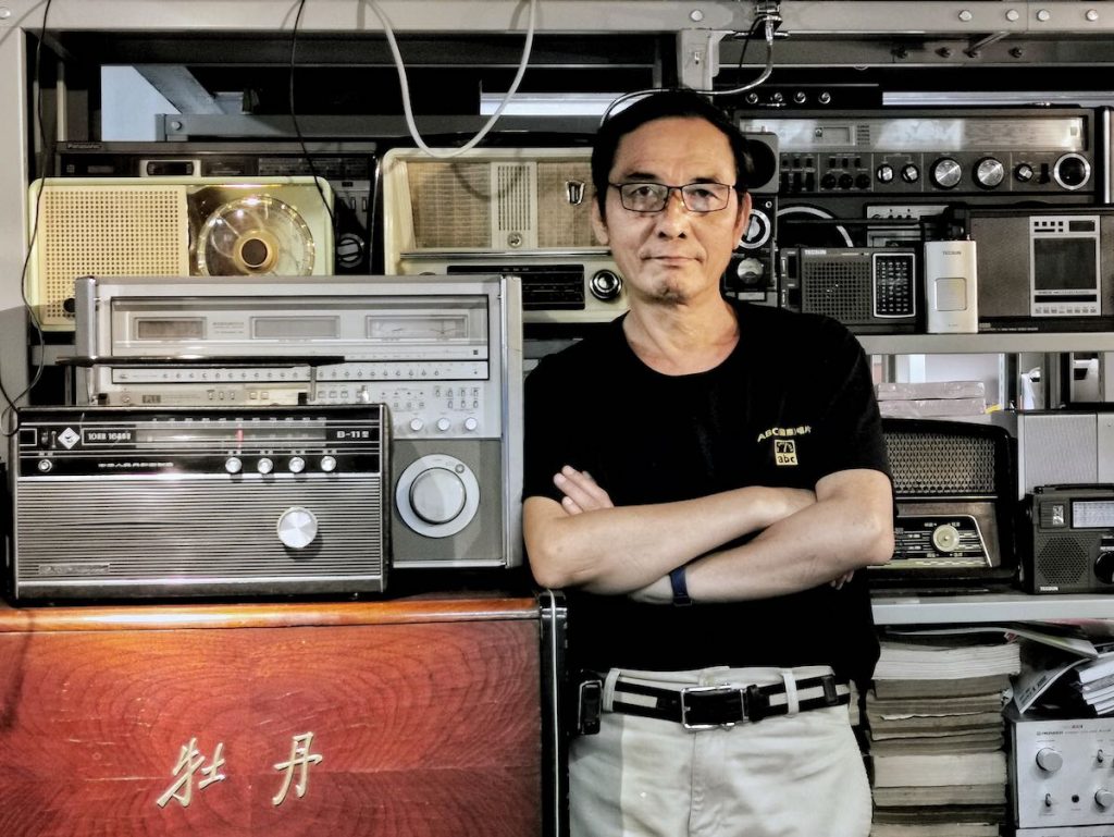Photos of Mr Liang of Tecsun radios | The SWLing Post