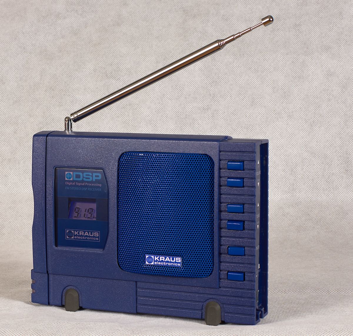 The Gift That Keeps On Giving: Pavel’s Amazing Upcycled Hombrew Radios ...