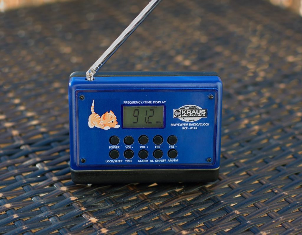 The Gift That Keeps On Giving: Pavel’s Amazing Upcycled Hombrew Radios ...