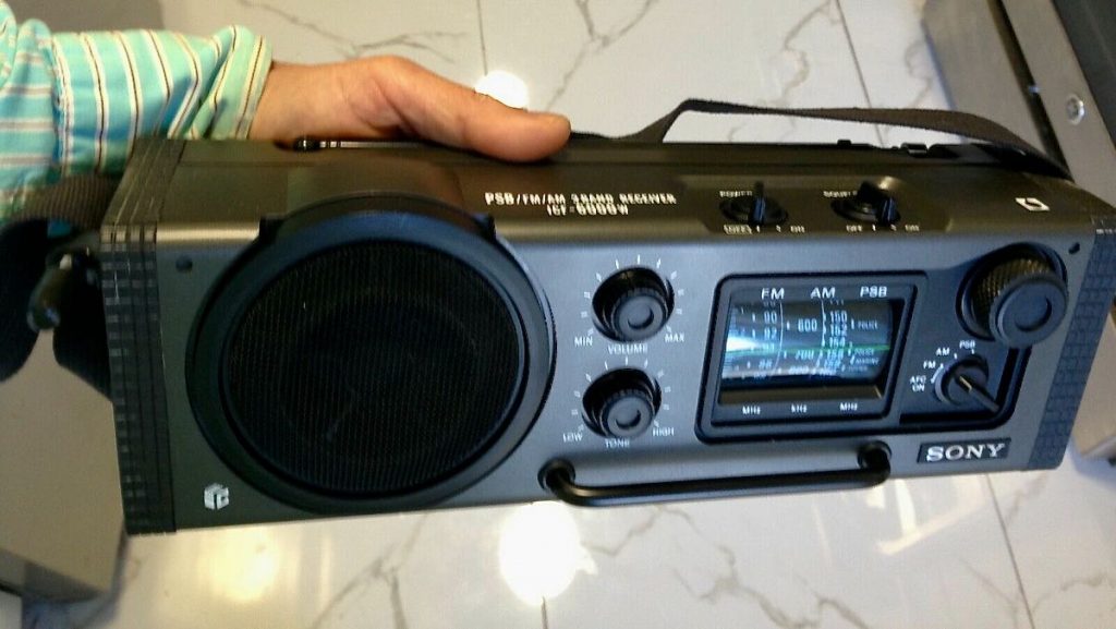 eBay Find: A “near mint” Sony ICF-6000W PSB/FM/AM band receiver | The ...