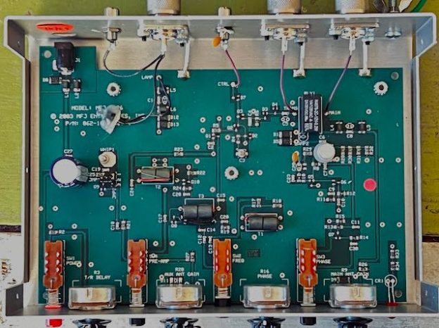 Frans experiments with the MFJ-1026 Noise Canceling Signal Enhancer ...