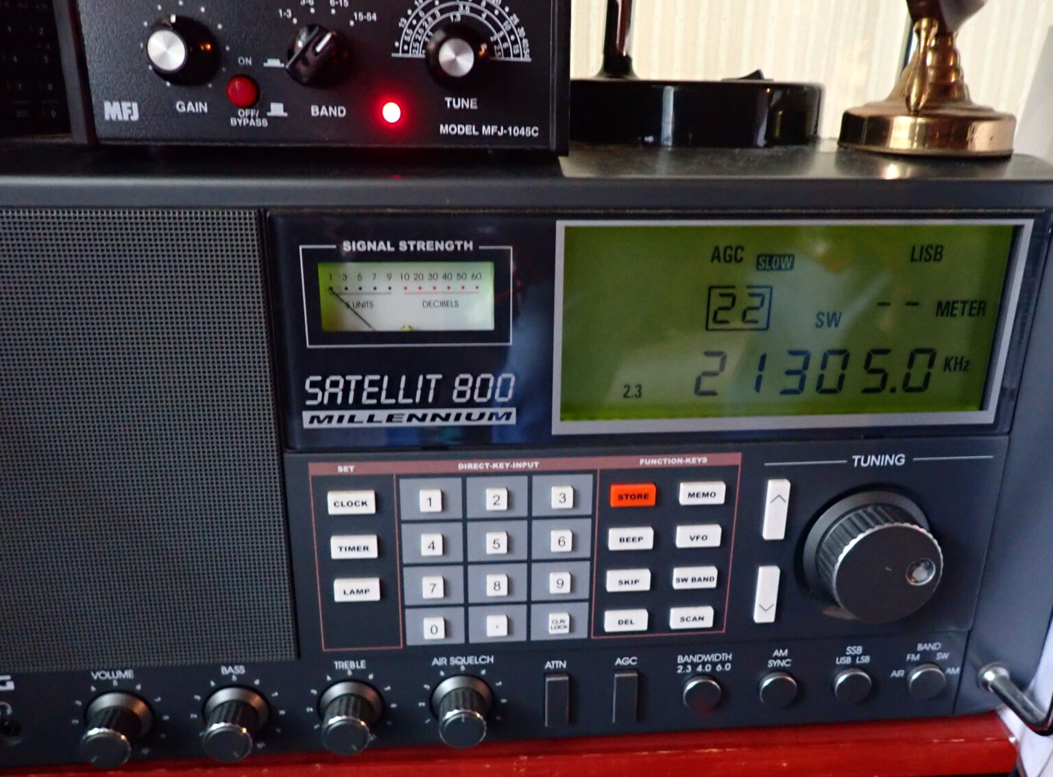 Testing the MFJ-1886 Receive Loop Antenna | The SWLing Post