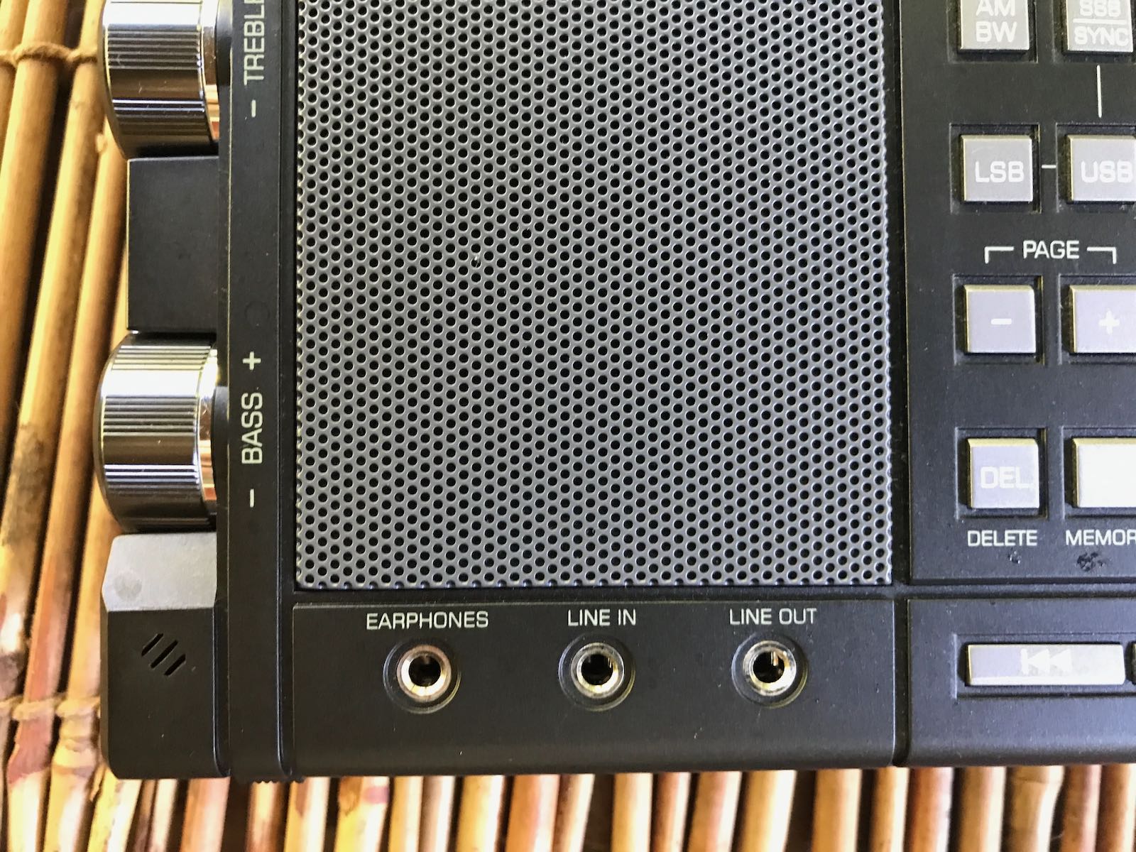 A review of the Tecsun H-501x portable shortwave radio receiver | The SWLing Post