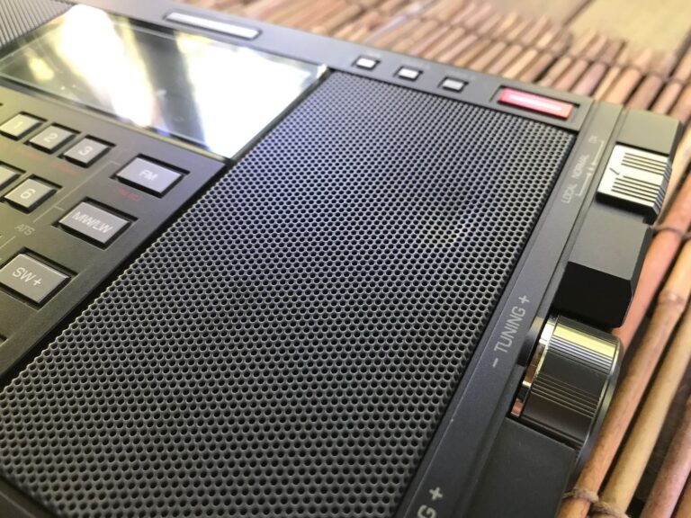 A review of the Tecsun H-501x portable shortwave radio receiver | The ...
