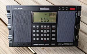 A review of the Tecsun H-501x portable shortwave radio receiver | The ...