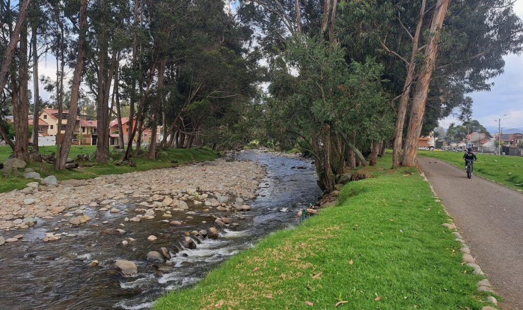 Don Moore’s Photo Album: Cuenca, Ecuador (Part Two) | The SWLing Post