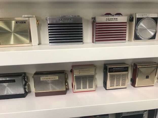 Mark’s collection of vintage micro radios | The SWLing Post
