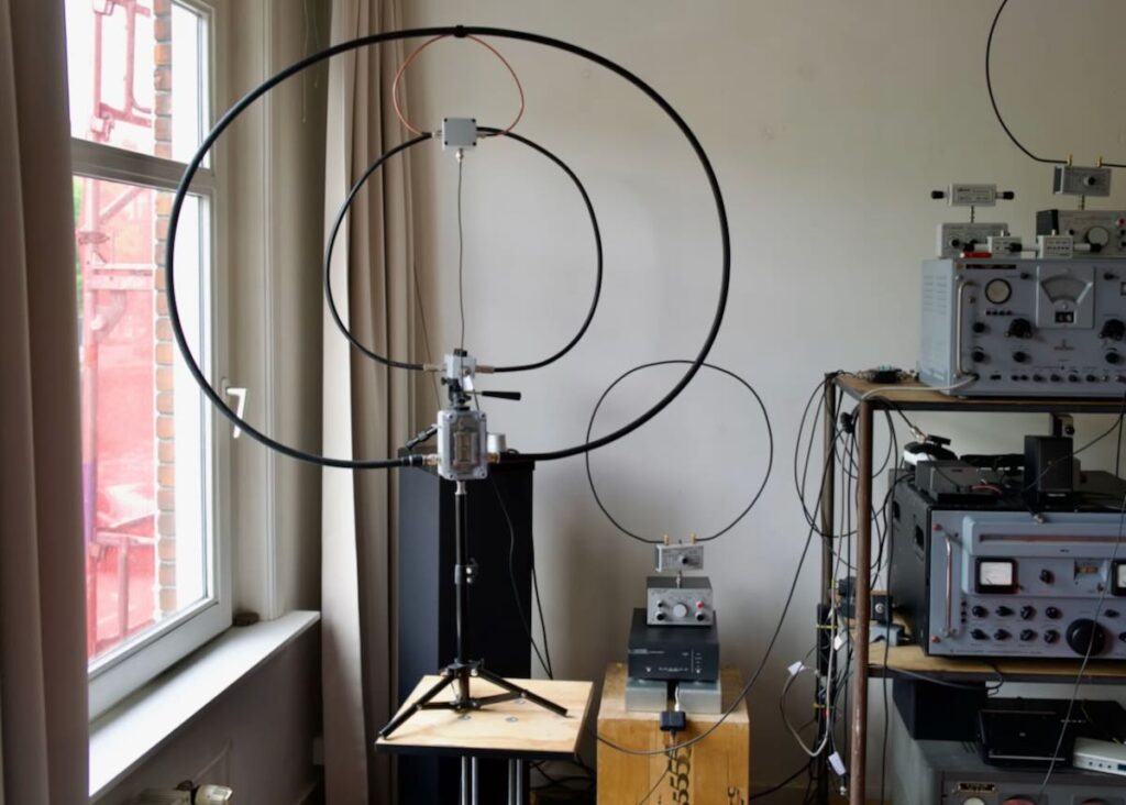 Frans checks out the MRA-QRP 20W QRP Passive Loop Antenna | The SWLing Post