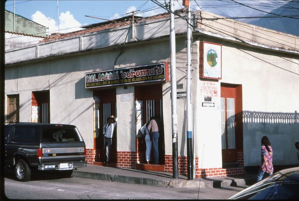 Don Moore’s Photo Album: Western Venezuela | The SWLing Post
