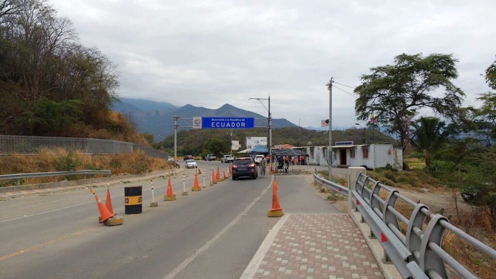 Don Moore’s Photo Album: Loja, Ecuador | The SWLing Post