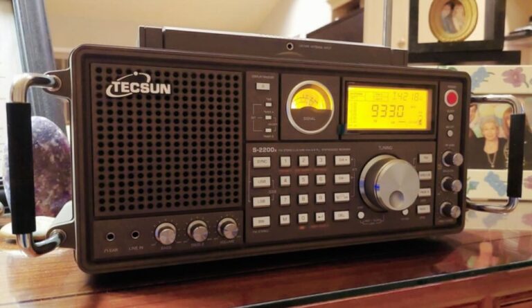 Dan Robinson Reviews the New Tecsun S-2200X Portable Receiver | The SWLing Post