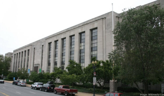 Congress Orders Sale of Massive Federal Building Steps From National ...