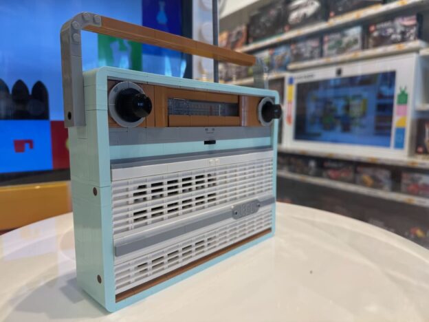 Mark Dials Into Nostalgia with the Lego Retro Radio | The SWLing Post